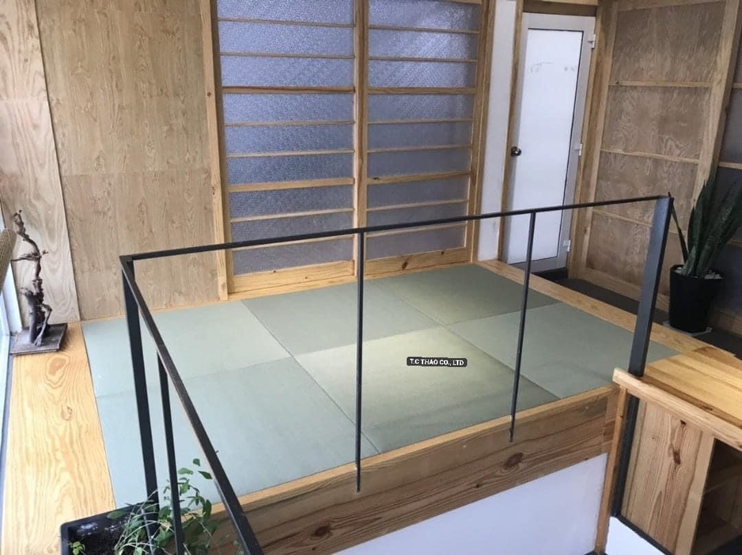 Thảm chiếu Tatami Hybrid Plastic trong căn hộ cao cấp